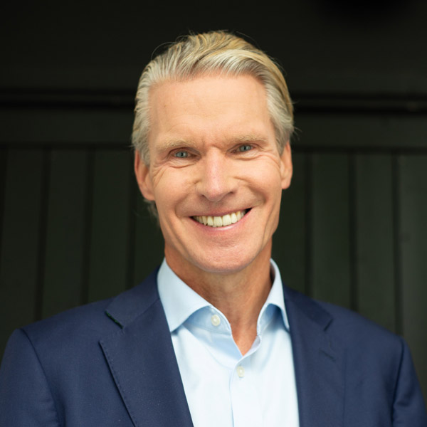 A masterclass in AI-powered data monetization for FSI leaders • Chief ...